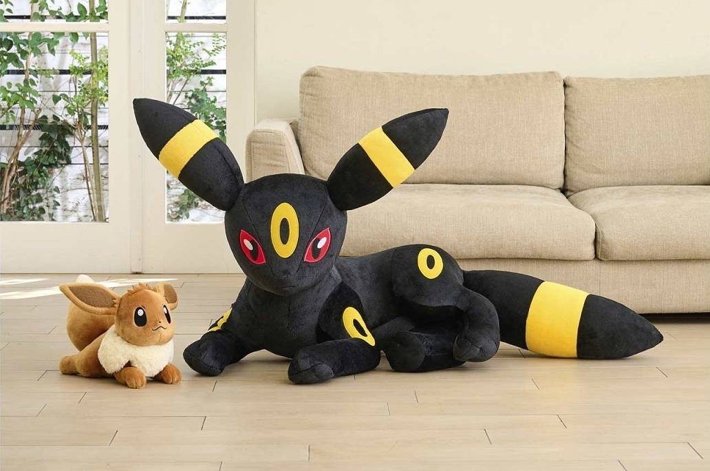 Life-size plushies of Pokémon's Umbreon and Espeon are now on sale