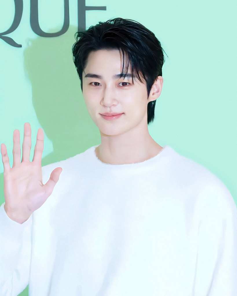 Netflix announces live-action "Solo Leveling" starring Byeon Woo-seok